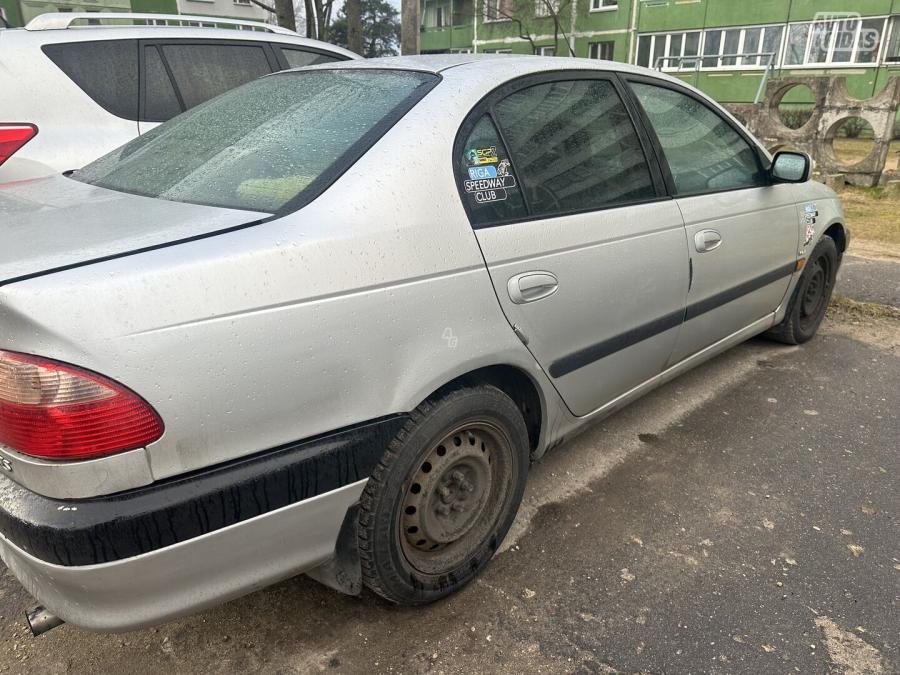Toyota Avensis 2001 Marijampole, ar dzinēja tilpumu 1.80 L un nobraukumu 185 tūkst. km par 1200 €, foto 6 vietnē AUTOMOTO.COM.LV