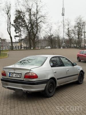 Toyota Avensis 2001 Rīga, ar dzinēja tilpumu 1.80 L un nobraukumu 188 tūkst. km par 900 €, foto 4 vietnē AUTOMOTO.COM.LV