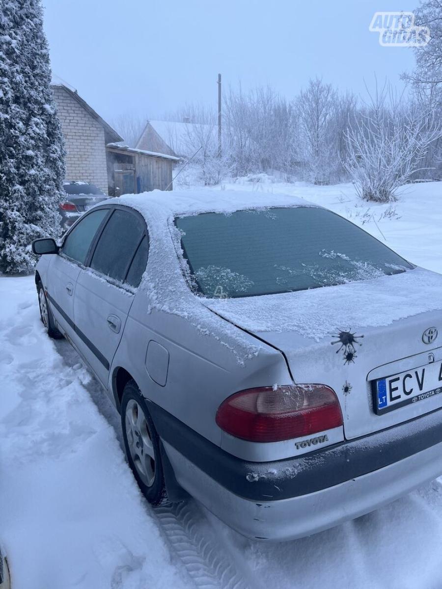 Toyota Avensis 2001 Mažeikiai, ar dzinēja tilpumu 1.80 L un nobraukumu 223 tūkst. km par 900 €, foto 4 vietnē AUTOMOTO.COM.LV