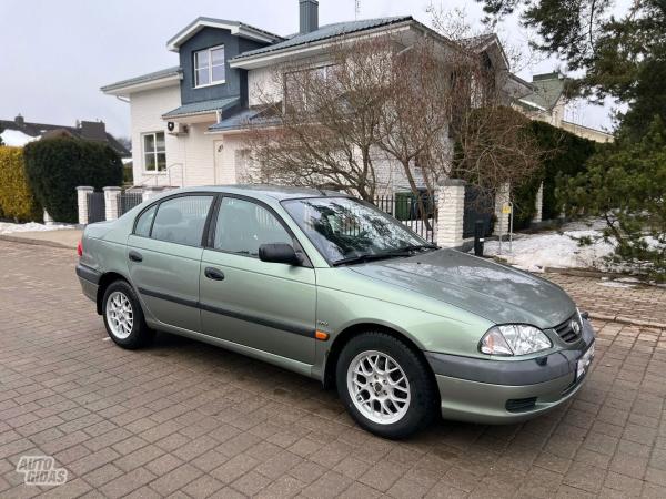 Toyota Avensis 2001 in Vilnius, with an engine capacity of 1.80 L and mileage of 250 thousand km for 1699 €, photo 2 on AUTOMOTO.COM.LV