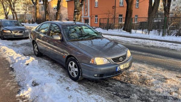 Toyota Avensis 2002 in Riga, with an engine capacity of 2.00 L and mileage of 283 thousand km for 1500 €, photo 2 on AUTOMOTO.COM.LV