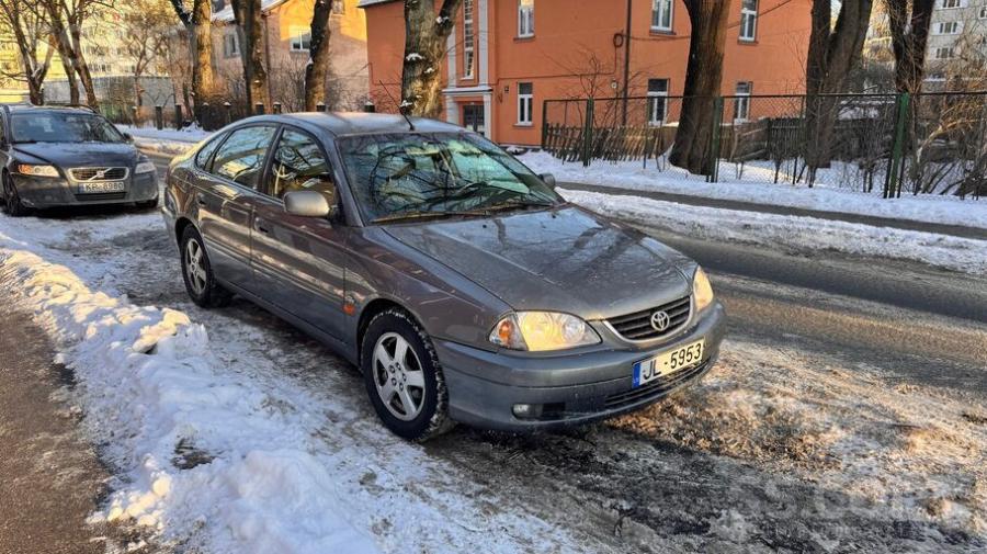 Тойота Авенсис 2002 в Рига, объемом двигателя 2.00 л и пробегом 283 тыс. км за 1500 €, фото 3 на AUTOMOTO.COM.LV
