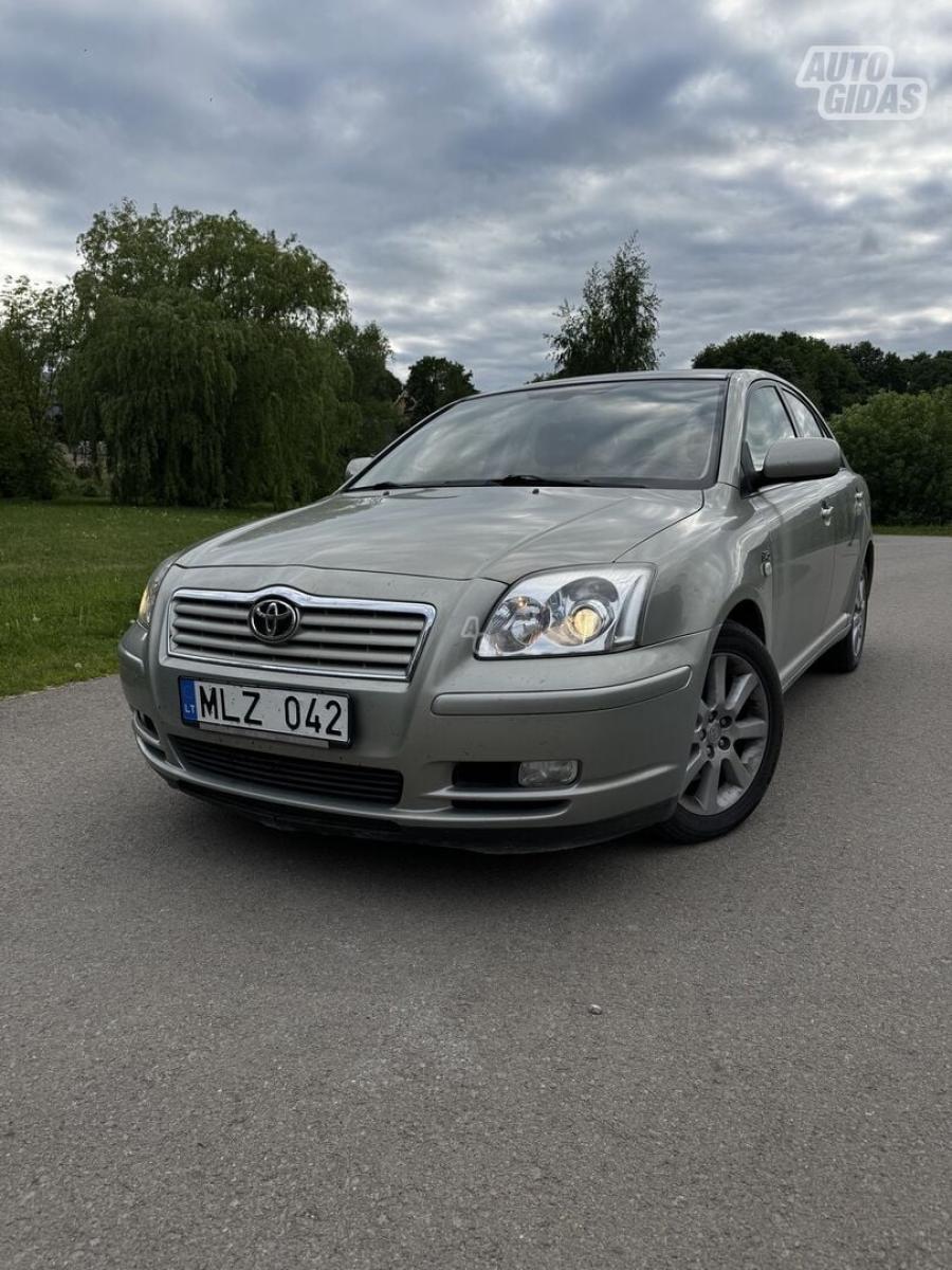 Toyota Avensis 2004 Šauļi, ar dzinēja tilpumu 2.00 L un nobraukumu 200 tūkst. km par 1550 €, foto 1 vietnē AUTOMOTO.COM.LV