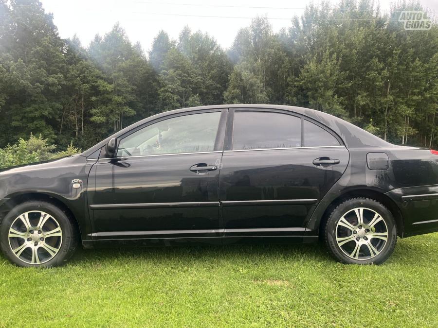 Toyota Avensis 2004 in Kaunas, with an engine capacity of 2.00 L and mileage of 274 thousand km for 1300 €, photo 4 on AUTOMOTO.COM.LV