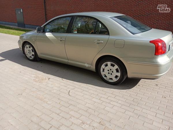 Toyota Avensis 2005 in Kaunas, with an engine capacity of 2.00 L and mileage of 232 thousand km for 1150 €, photo 2 on AUTOMOTO.COM.LV