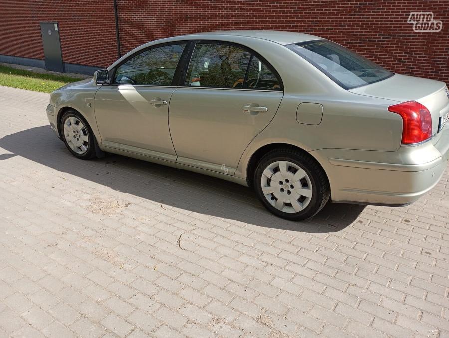 Toyota Avensis 2005 in Kaunas, with an engine capacity of 2.00 L and mileage of 232 thousand km for 1150 €, photo 3 on AUTOMOTO.COM.LV