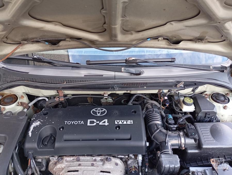 Toyota Avensis 2005 in Kaunas, with an engine capacity of 2.00 L and mileage of 232 thousand km for 1150 €, photo 5 on AUTOMOTO.COM.LV