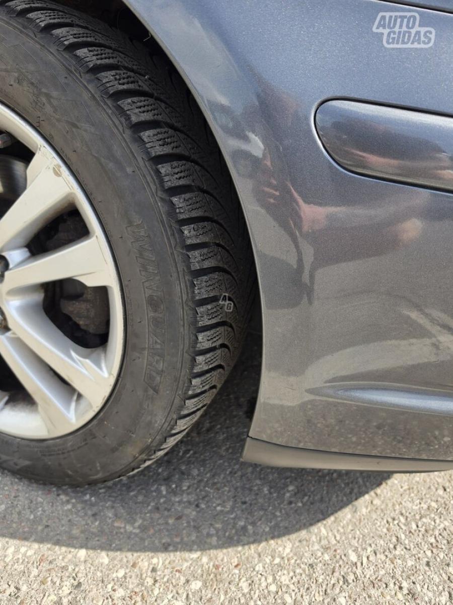Toyota Avensis 2005 Viļņa, ar dzinēja tilpumu 2.20 L un nobraukumu 234 tūkst. km par 1850 €, foto 5 vietnē AUTOMOTO.COM.LV