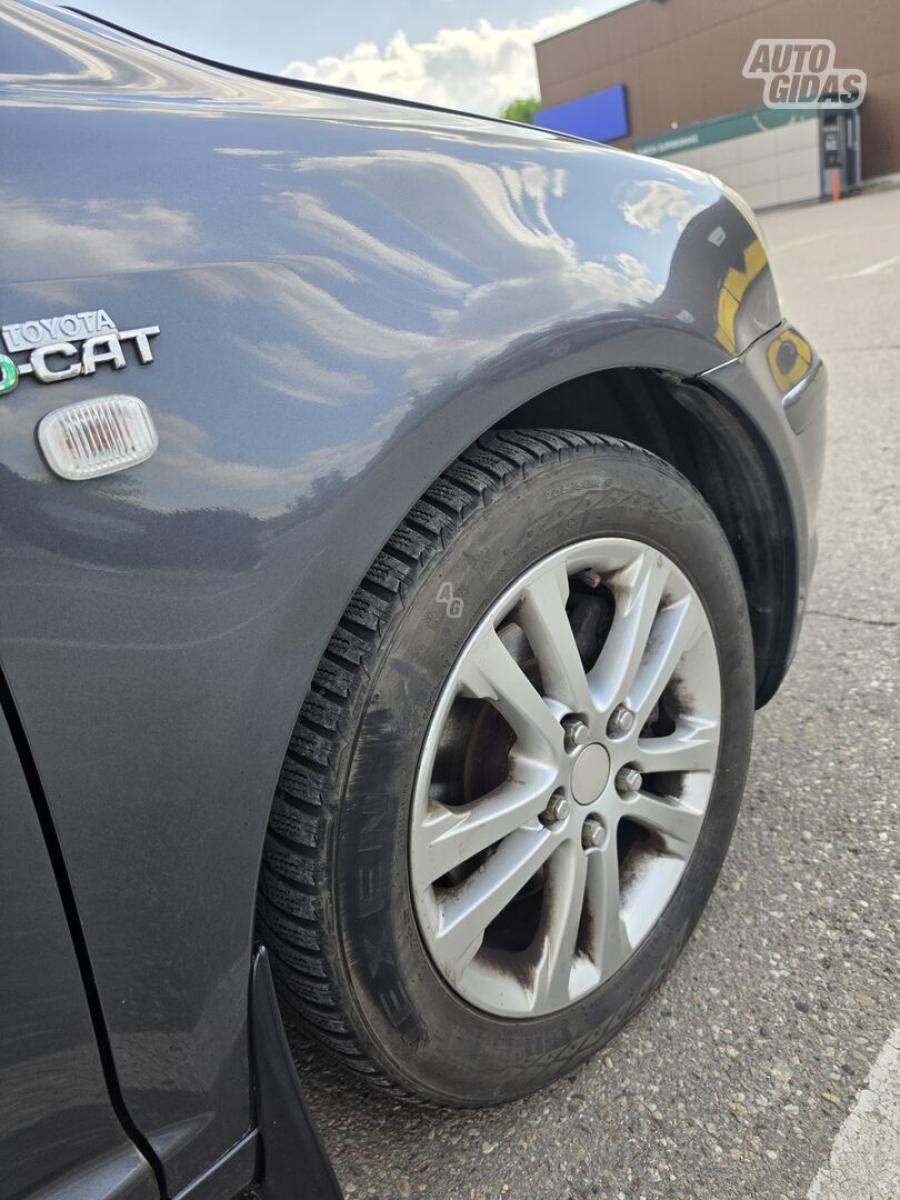 Toyota Avensis 2005 Viļņa, ar dzinēja tilpumu 2.20 L un nobraukumu 234 tūkst. km par 1850 €, foto 8 vietnē AUTOMOTO.COM.LV