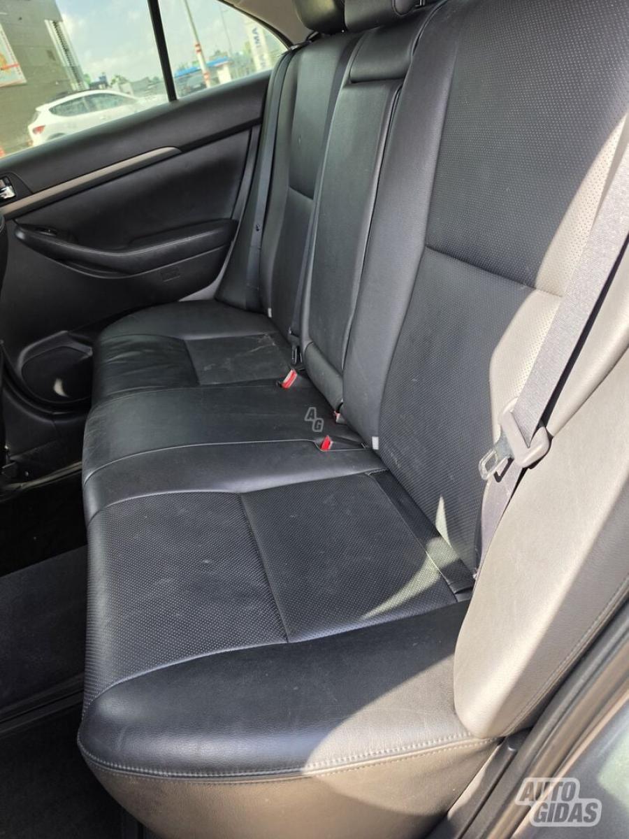Toyota Avensis 2005 Viļņa, ar dzinēja tilpumu 2.20 L un nobraukumu 234 tūkst. km par 1850 €, foto 16 vietnē AUTOMOTO.COM.LV