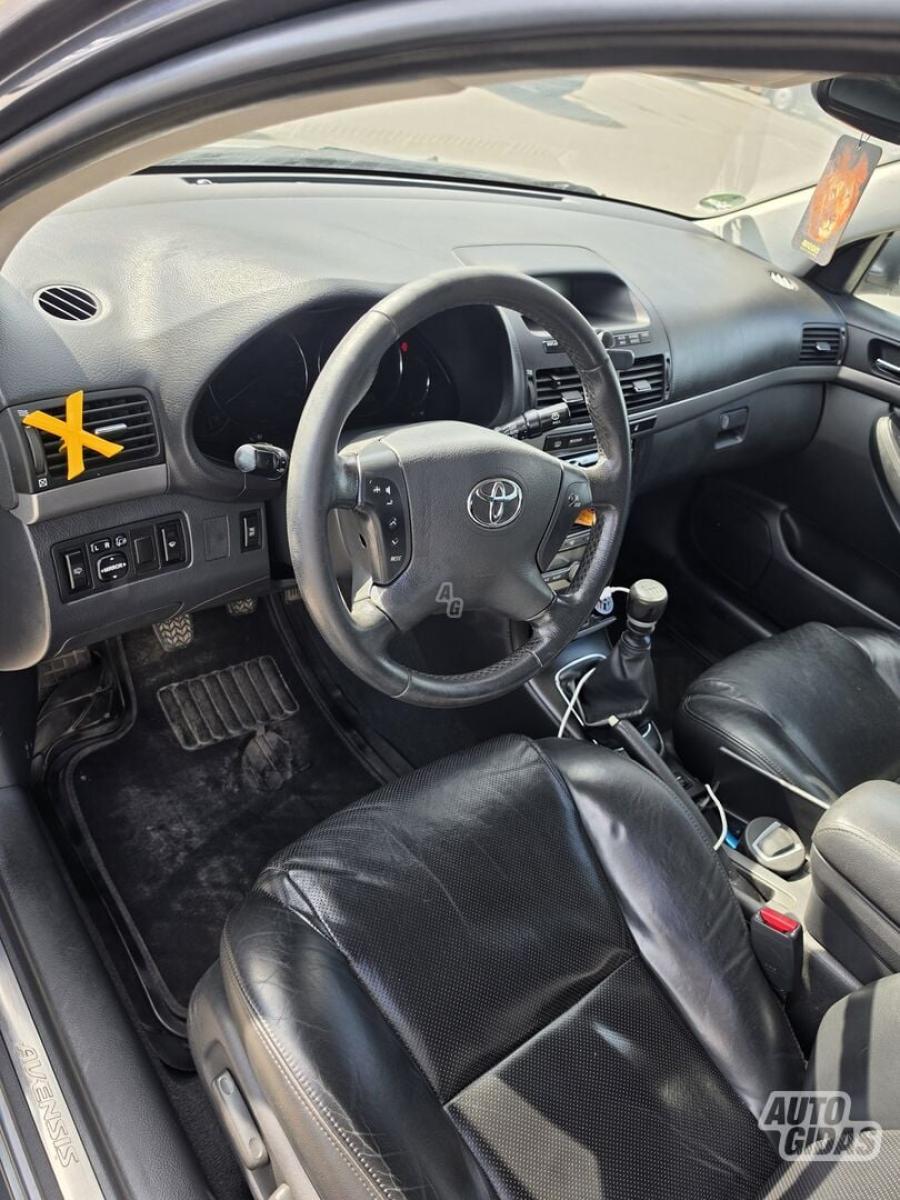 Toyota Avensis 2005 Viļņa, ar dzinēja tilpumu 2.20 L un nobraukumu 234 tūkst. km par 1850 €, foto 18 vietnē AUTOMOTO.COM.LV