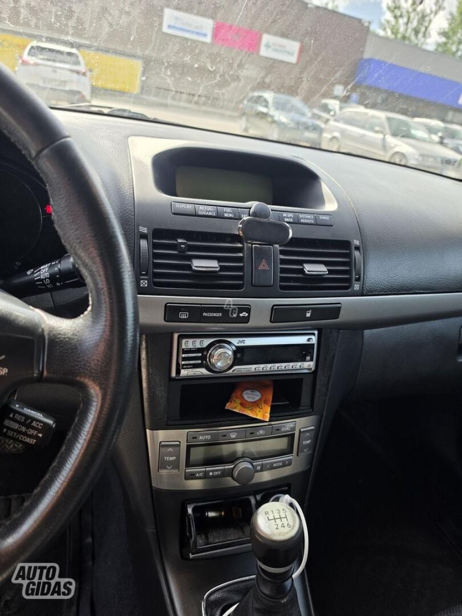 Toyota Avensis 2005 Viļņa, ar dzinēja tilpumu 2.20 L un nobraukumu 234 tūkst. km par 1850 €, foto 19 vietnē AUTOMOTO.COM.LV