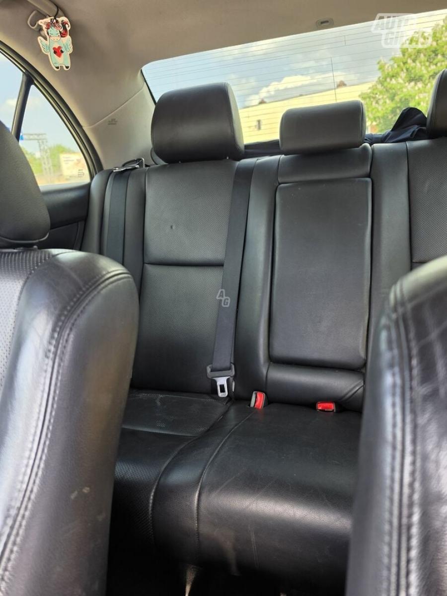 Toyota Avensis 2005 Viļņa, ar dzinēja tilpumu 2.20 L un nobraukumu 234 tūkst. km par 1850 €, foto 20 vietnē AUTOMOTO.COM.LV