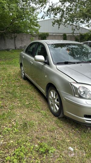 Toyota Avensis 2005 in Riga, with an engine capacity of 2.00 L and mileage of 270 thousand km for 1800 €, photo 3 on AUTOMOTO.COM.LV