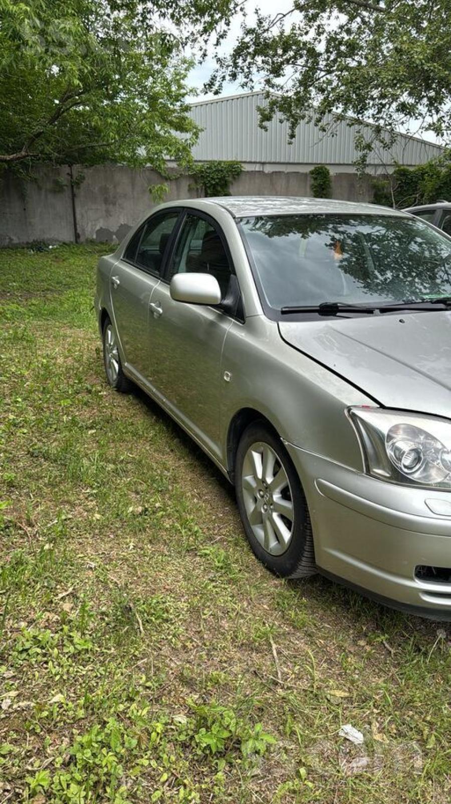 Toyota Avensis 2005 in Riga, with an engine capacity of 2.00 L and mileage of 270 thousand km for 1800 €, photo 3 on AUTOMOTO.COM.LV