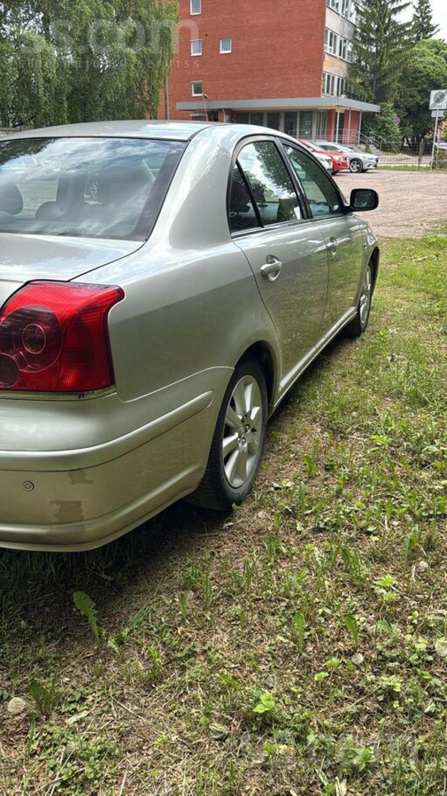 Toyota Avensis 2005 in Riga, with an engine capacity of 2.00 L and mileage of 270 thousand km for 1800 €, photo 7 on AUTOMOTO.COM.LV