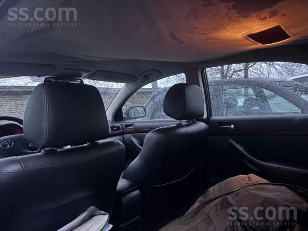 Тойота Авенсис 2005 в Елгава, объемом двигателя 2.00 л и пробегом 317 тыс. км за 1200 €, фото 2 на AUTOMOTO.COM.LV