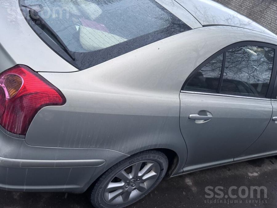 Тойота Авенсис 2005 в Елгава, объемом двигателя 2.00 л и пробегом 317 тыс. км за 1200 €, фото 4 на AUTOMOTO.COM.LV