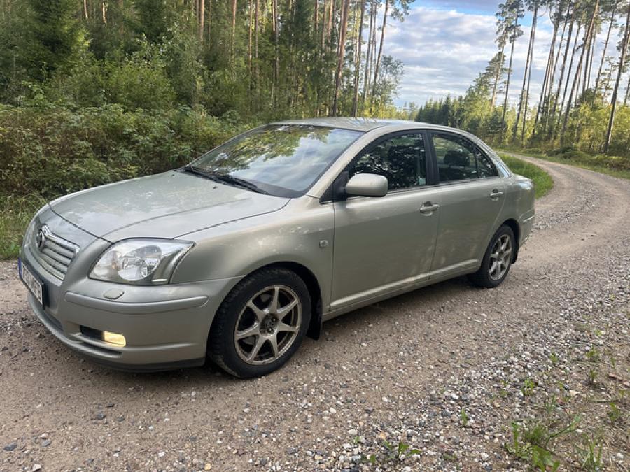 Toyota Avensis 2005 in Tallinn, with an engine capacity of 2.00 L and mileage of 300 thousand km for 2200 €, photo 8 on AUTOMOTO.COM.LV
