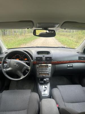 Toyota Avensis 2005 in Tallinn, with an engine capacity of 2.00 L and mileage of 300 thousand km for 2200 €, photo 10 on AUTOMOTO.COM.LV