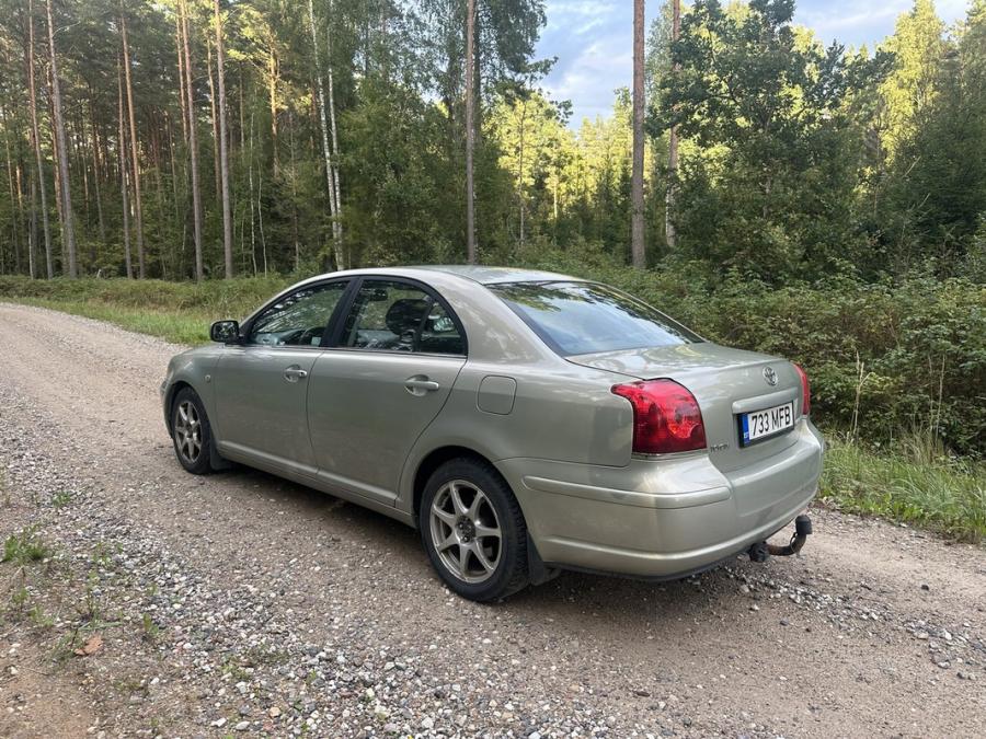 Toyota Avensis 2005 in Tallinn, with an engine capacity of 2.00 L and mileage of 300 thousand km for 2200 €, photo 16 on AUTOMOTO.COM.LV