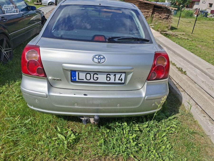 Toyota Avensis 2006 Viļņa, ar dzinēja tilpumu 2.20 L un nobraukumu 300 tūkst. km par 550 €, foto 6 vietnē AUTOMOTO.COM.LV