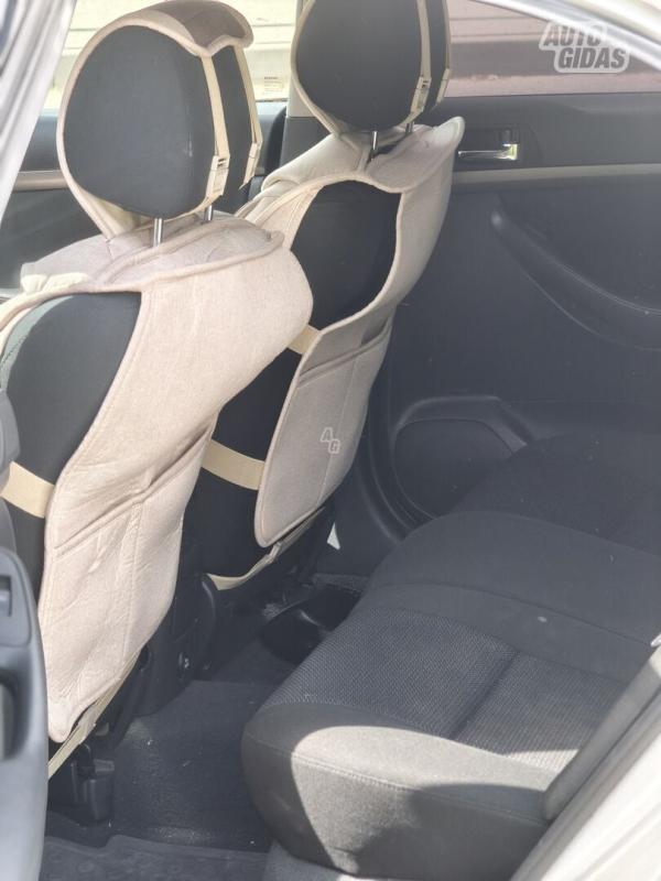 Toyota Avensis 2008 Viļņa, ar dzinēja tilpumu 2.20 L un nobraukumu 275 tūkst. km par 1800 €, foto 6 vietnē AUTOMOTO.COM.LV