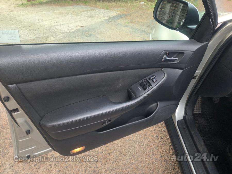 Toyota Avensis 2008 Tallina, ar dzinēja tilpumu 1.60 L un nobraukumu 283 tūkst. km par 2500 €, foto 7 vietnē AUTOMOTO.COM.LV