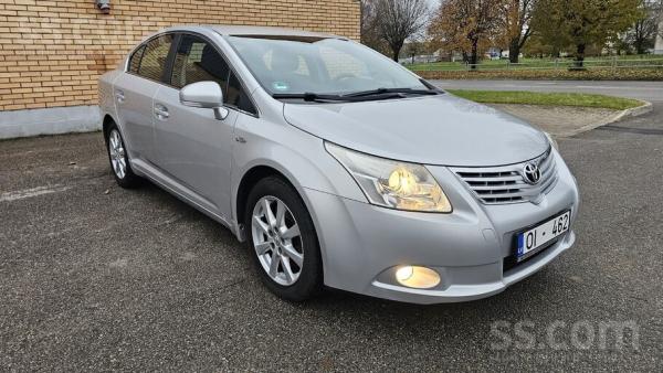 Toyota Avensis 2009 in Limbazi, with an engine capacity of 2.20 L and mileage of 168 thousand km for 5500 €, photo 3 on AUTOMOTO.COM.LV