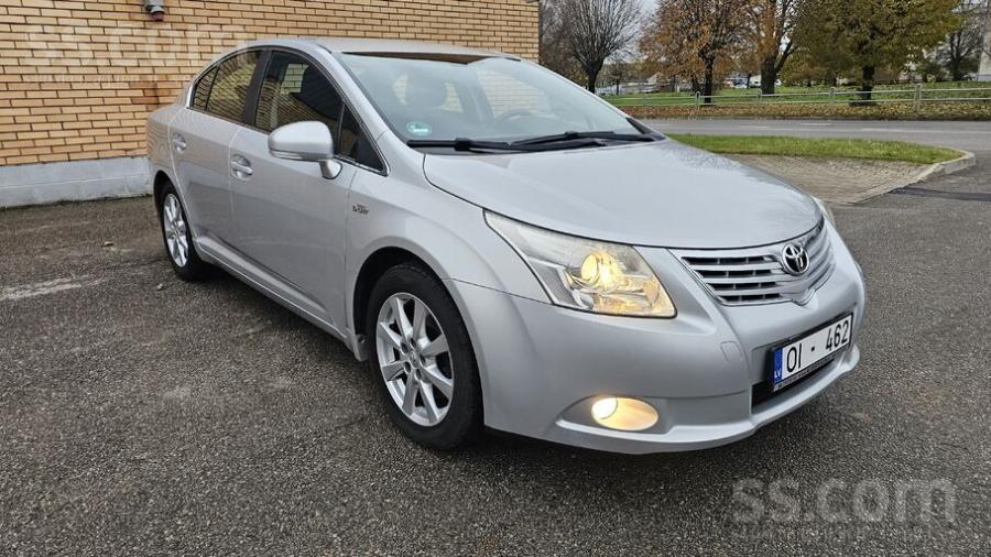 Toyota Avensis 2009 in Limbazi, with an engine capacity of 2.20 L and mileage of 168 thousand km for 5500 €, photo 3 on AUTOMOTO.COM.LV