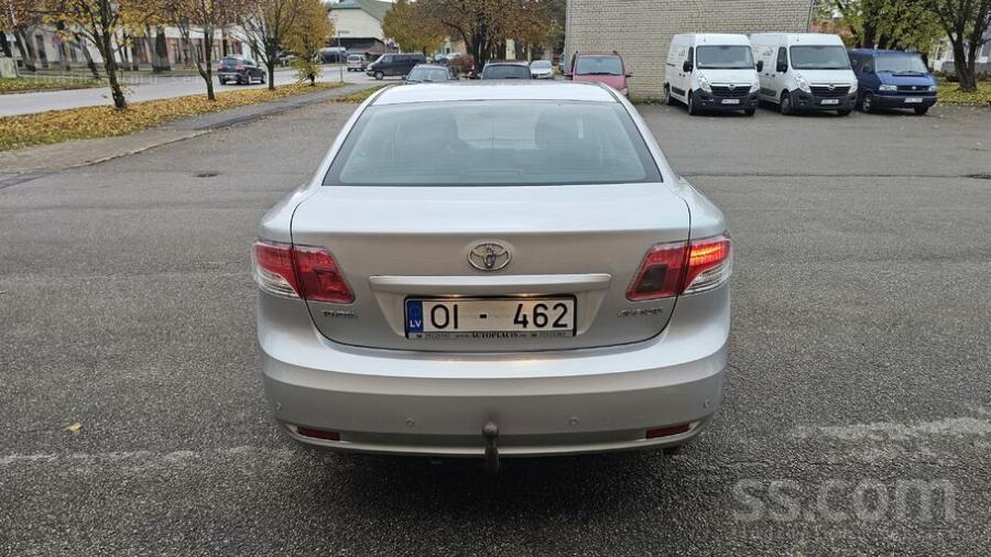 Toyota Avensis 2009 in Limbazi, with an engine capacity of 2.20 L and mileage of 168 thousand km for 5500 €, photo 6 on AUTOMOTO.COM.LV