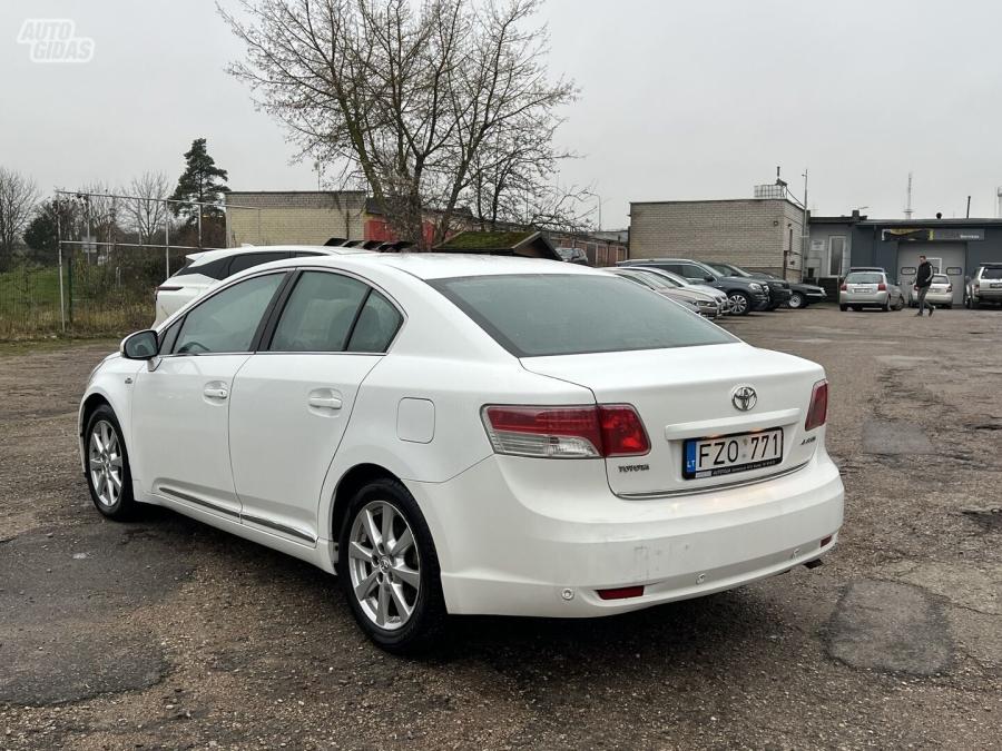 Toyota Avensis 2009 Klaipėda, ar dzinēja tilpumu 2.20 L un nobraukumu 395 tūkst. km par 3000 €, foto 4 vietnē AUTOMOTO.COM.LV