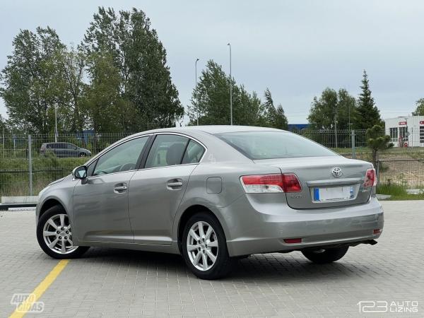 Toyota Avensis 2009 in Taurage, with an engine capacity of 2.20 L and mileage of 289 thousand km for 4200 €, photo 5 on AUTOMOTO.COM.LV