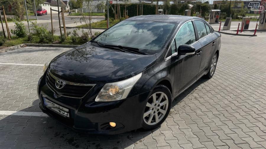 Toyota Avensis 2009 in Vilnius, with an engine capacity of 2.20 L and mileage of 347 thousand km for 2450 €, photo 1 on AUTOMOTO.COM.LV