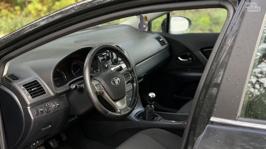 Toyota Avensis 2009 in Vilnius, with an engine capacity of 2.20 L and mileage of 347 thousand km for 2450 €, photo 9 on AUTOMOTO.COM.LV