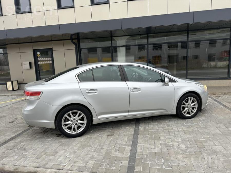 Toyota Avensis 2010 Rīga, ar dzinēja tilpumu 2.20 L un nobraukumu 246 tūkst. km par 4250 €, foto 5 vietnē AUTOMOTO.COM.LV