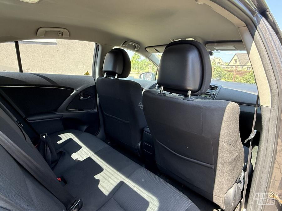 Toyota Avensis 2010 in Vilnius, with an engine capacity of 1.80 L and mileage of 252 thousand km for 3500 €, photo 13 on AUTOMOTO.COM.LV