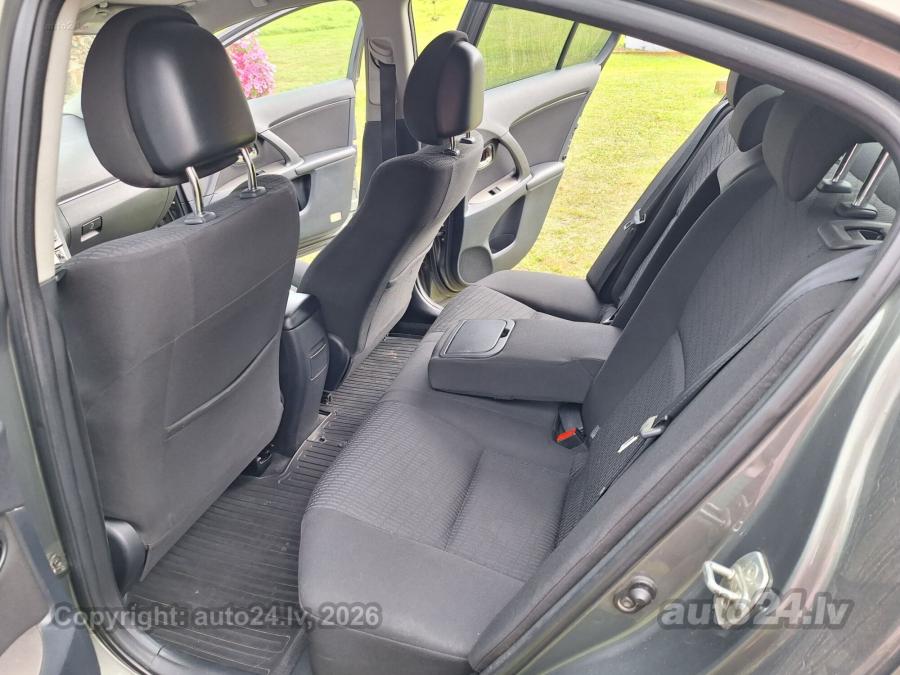 Toyota Avensis 2010 in Saue, with an engine capacity of 2.00 L and mileage of 319 thousand km for 1950 €, photo 10 on AUTOMOTO.COM.LV