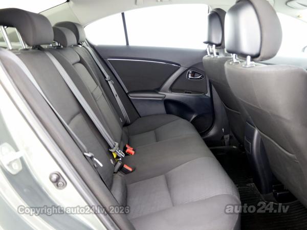 Toyota Avensis 2010 Tallina, ar dzinēja tilpumu 2.00 L un nobraukumu 319 tūkst. km par 2999 €, foto 7 vietnē AUTOMOTO.COM.LV