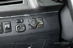Toyota Avensis 2010 in Tallinn, with an engine capacity of 2.00 L and mileage of 319 thousand km for 2999 €, photo 9 on AUTOMOTO.COM.LV