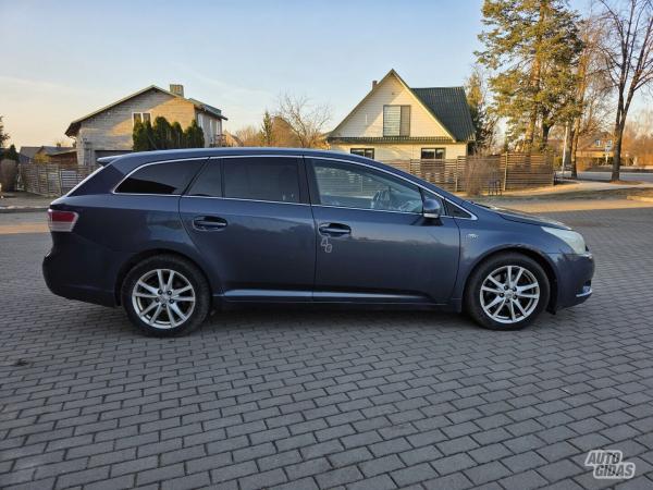 Toyota Avensis 2011 in Utena, with an engine capacity of 2.20 L and mileage of 222 thousand km for 4300 €, photo 5 on AUTOMOTO.COM.LV