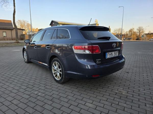 Toyota Avensis 2011 in Utena, with an engine capacity of 2.20 L and mileage of 222 thousand km for 4300 €, photo 8 on AUTOMOTO.COM.LV