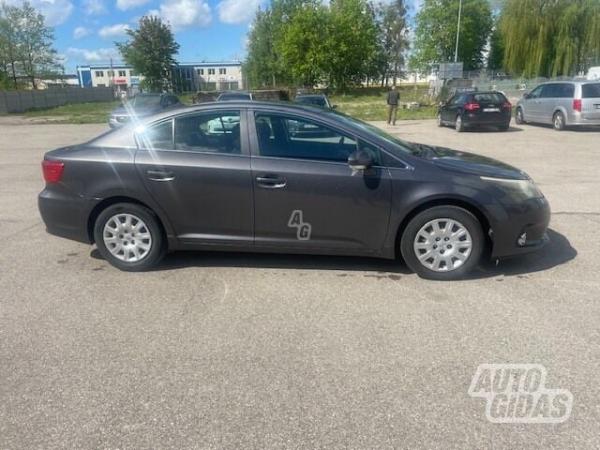 Toyota Avensis 2012 in Kaunas, with an engine capacity of 1.80 L and mileage of 166 thousand km for 7500 €, photo 2 on AUTOMOTO.COM.LV