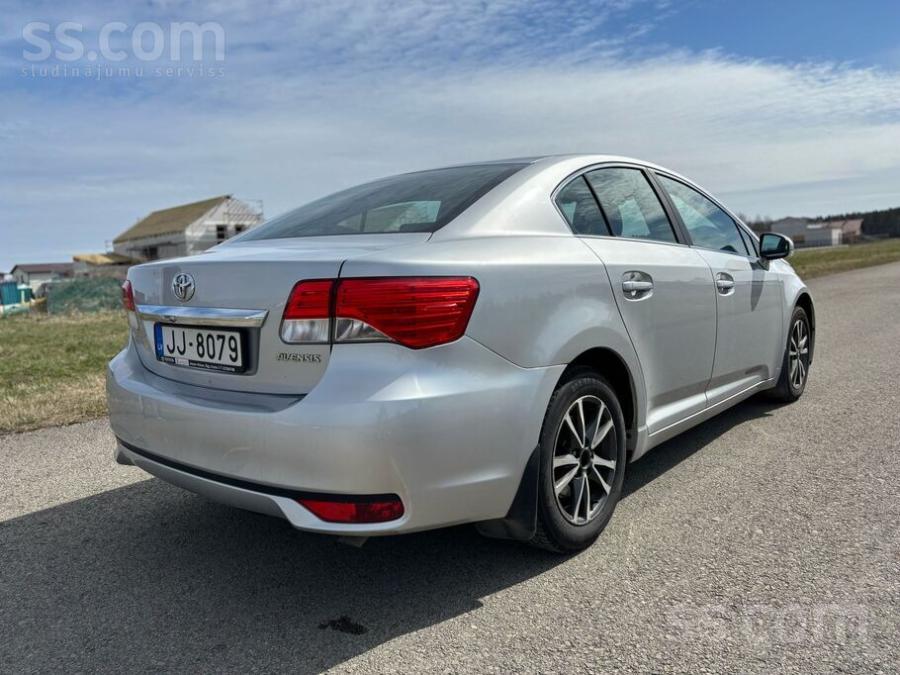 Toyota Avensis 2013 in Riga, with an engine capacity of 2.00 L and mileage of 118 thousand km for 5800 €, photo 1 on AUTOMOTO.COM.LV