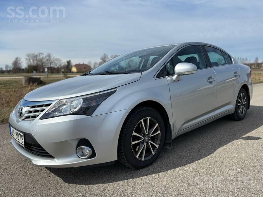 Toyota Avensis 2013 in Riga, with an engine capacity of 2.00 L and mileage of 118 thousand km for 5800 €, photo 4 on AUTOMOTO.COM.LV