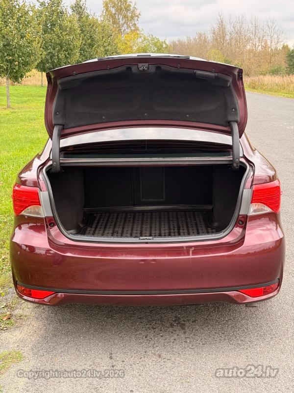 Toyota Avensis 2013 in Tallinn, with an engine capacity of 2.00 L and mileage of 156 thousand km for 7900 €, photo 6 on AUTOMOTO.COM.LV