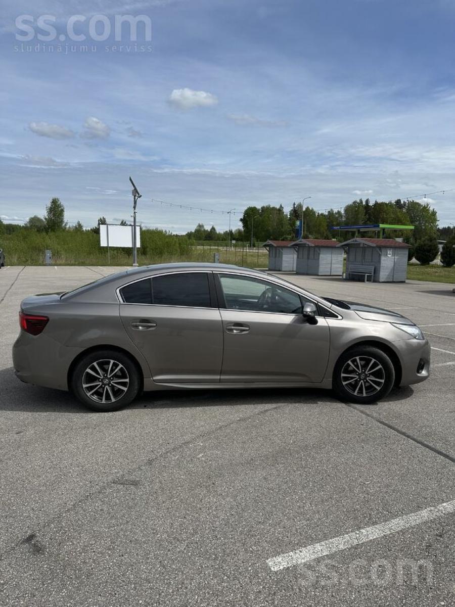 Toyota Avensis 2015 in Ogre, with an engine capacity of 1.80 L and mileage of 184 thousand km for 9900 €, photo 6 on AUTOMOTO.COM.LV