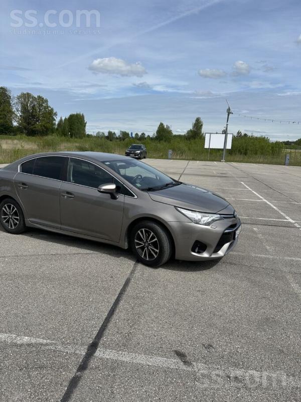 Toyota Avensis 2015 in Ogre, with an engine capacity of 1.80 L and mileage of 184 thousand km for 9900 €, photo 7 on AUTOMOTO.COM.LV