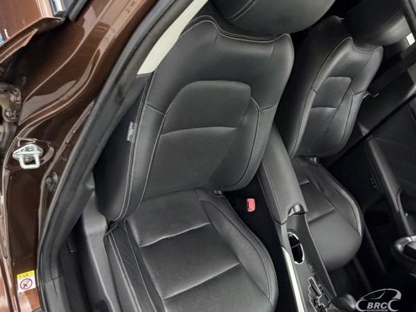 Toyota Avensis 2015 in Vilnius, with an engine capacity of 1.99 L and mileage of 122 thousand km for 11500 €, photo 5 on AUTOMOTO.COM.LV