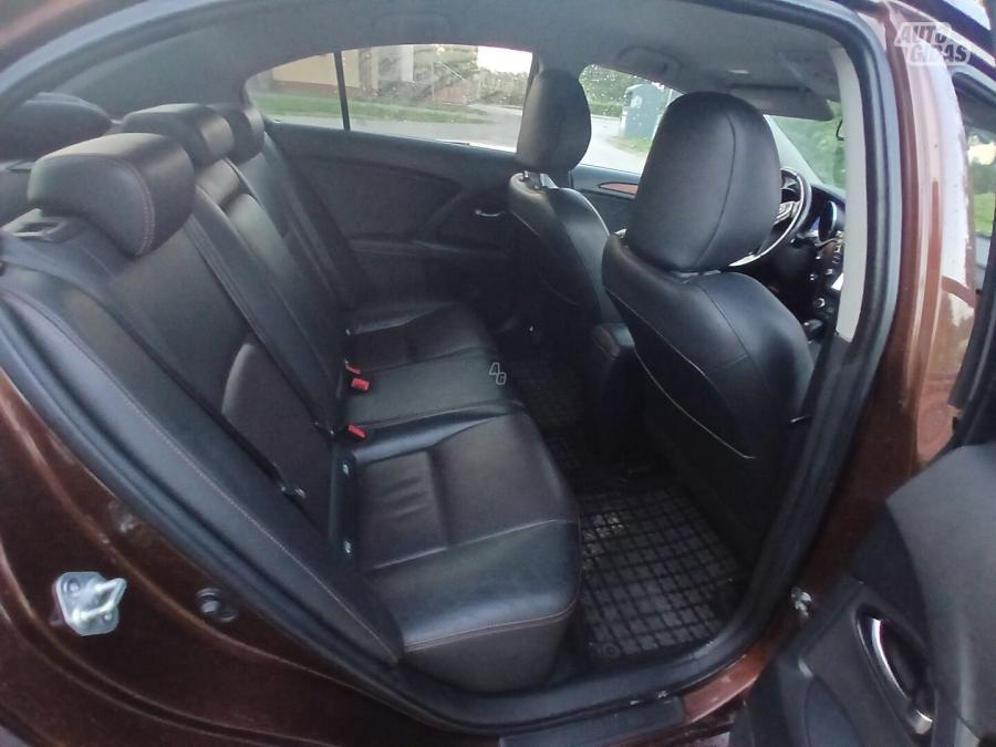 Toyota Avensis 2016 in Vilnius, with an engine capacity of 1.80 L and mileage of 223 thousand km for 9500 €, photo 7 on AUTOMOTO.COM.LV